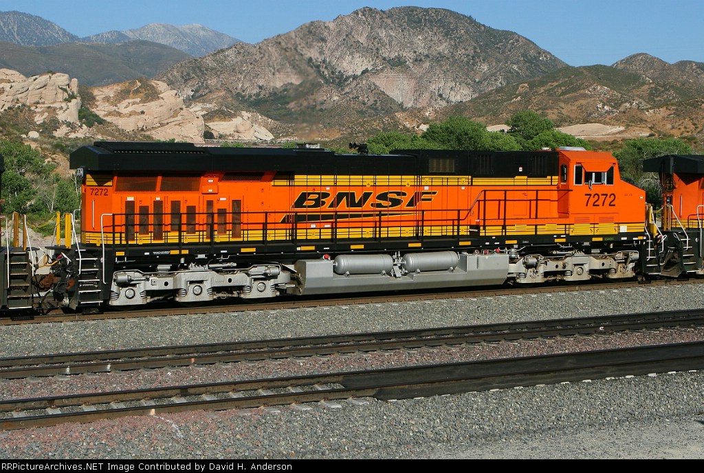 BNSF 7272